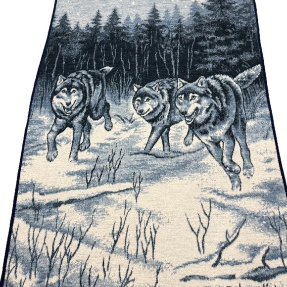 Bedding | Beiderlack James Hautman Running Wolves Full Moon Twilight ...